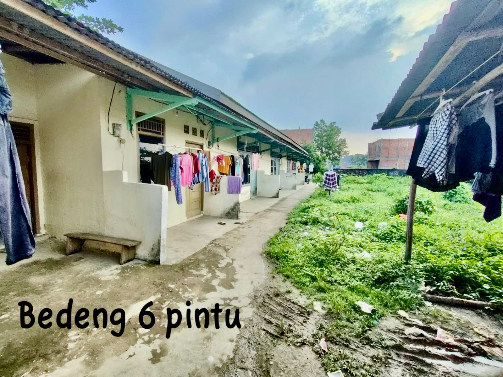 DIJUAL RUMAH MEWAH FULL FURNISH JALAN BASUKI RAHMAT PALEMBANG