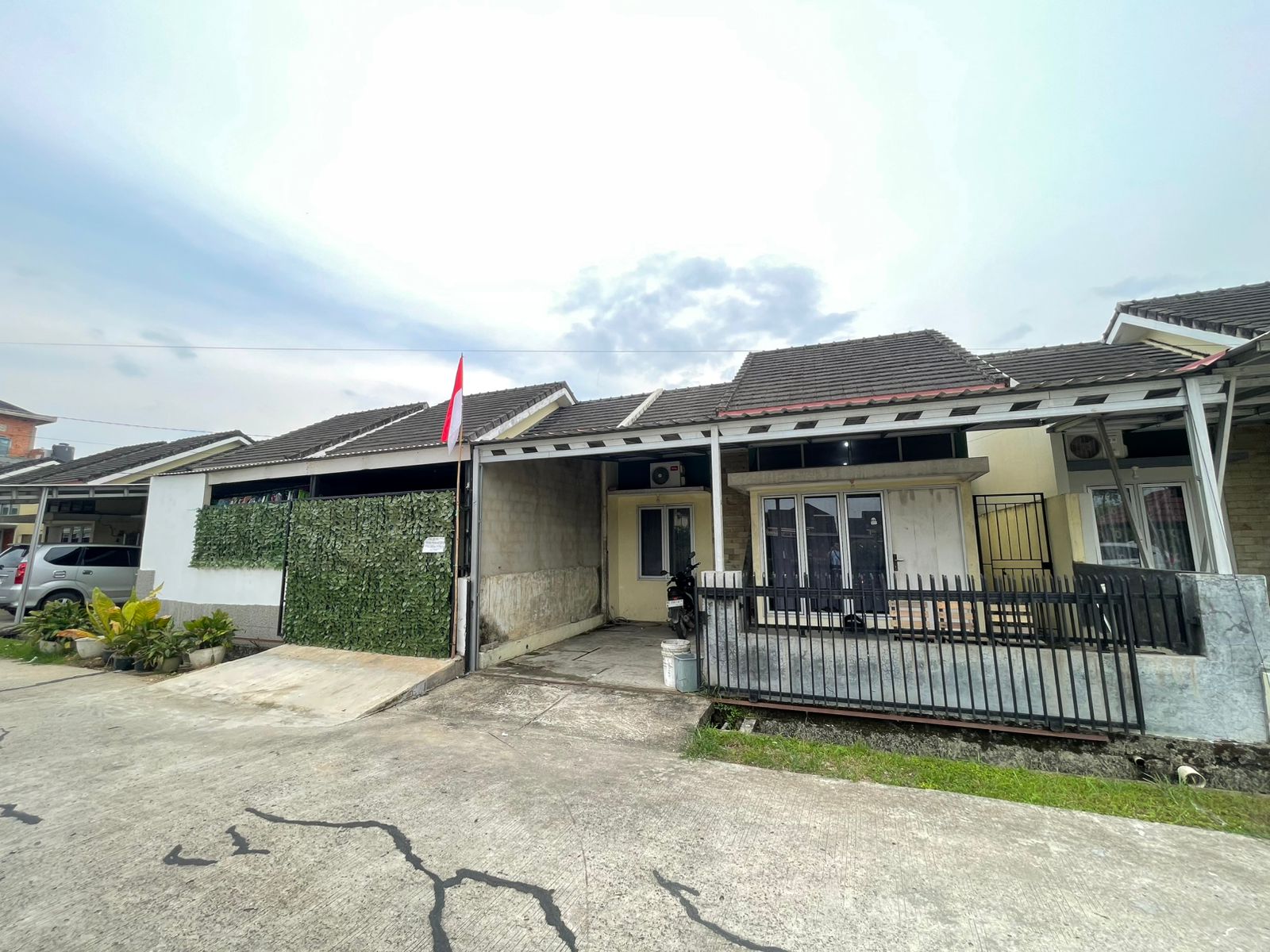 DIJUAL RUMAH OPI REGENCY 2 CLUSTER TOPAZ RESIDENCE JAKABARING PALEMBANG
